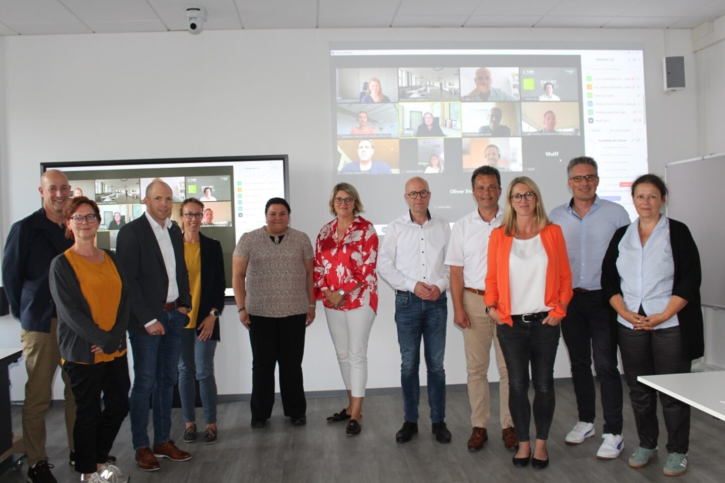 Schüler und Unternehmen zusammenbringen - StudiumPlus